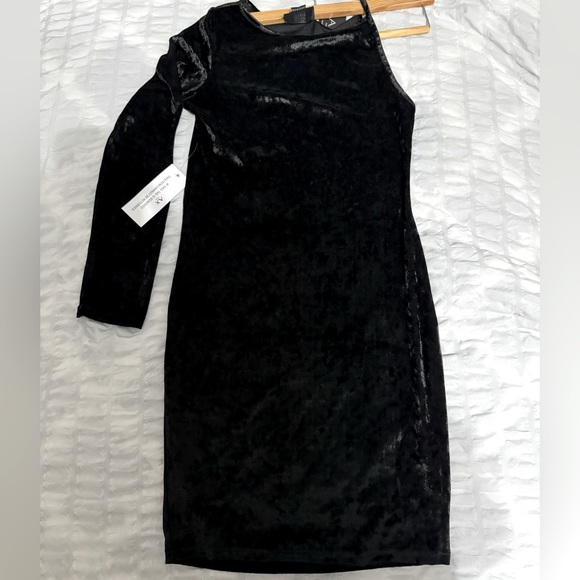 AX Paris | Dresses | Sexy Black Velvet Short Dress With One Sleeve Lbd ...